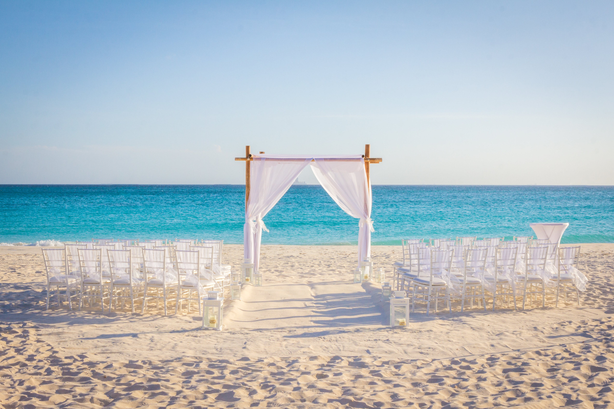 Pros and Cons of a Destination Wedding: Is it Right For You?